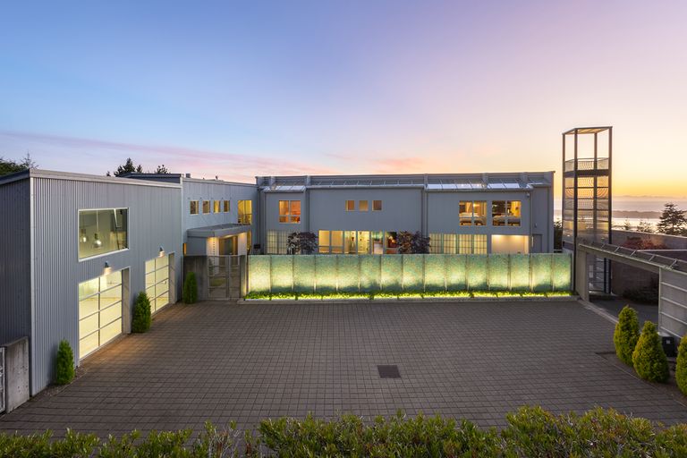 Take a Tour of This Tranquil Robert Hermanson-Designed Contemporary on ...