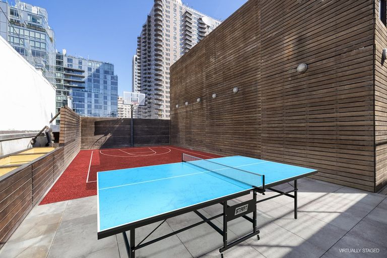 This Upper East Side Penthouse Has It All—Even a Private Basketball ...