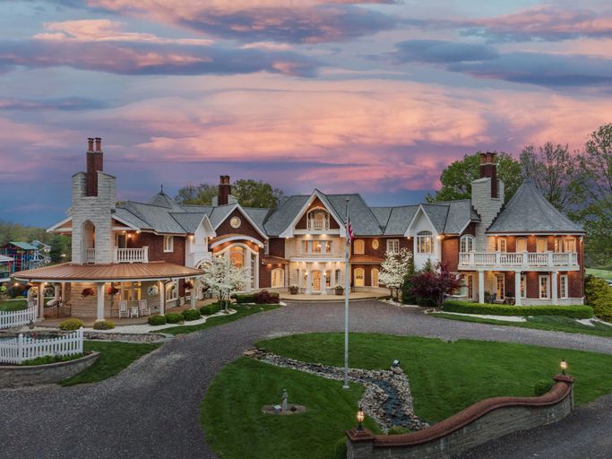 Resort Compound Outside of St. Louis Lists for $20 Million - Editorial ...