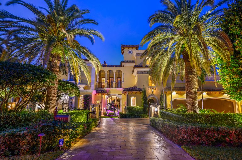 A Fort Lauderdale Waterfront Estate With Gilded Age Grandeur Lists for ...