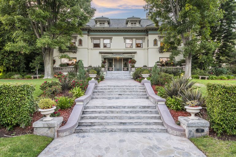 Inside the Muhammad Ali Estate in L.A.'s Hancock Park - Editorial ...